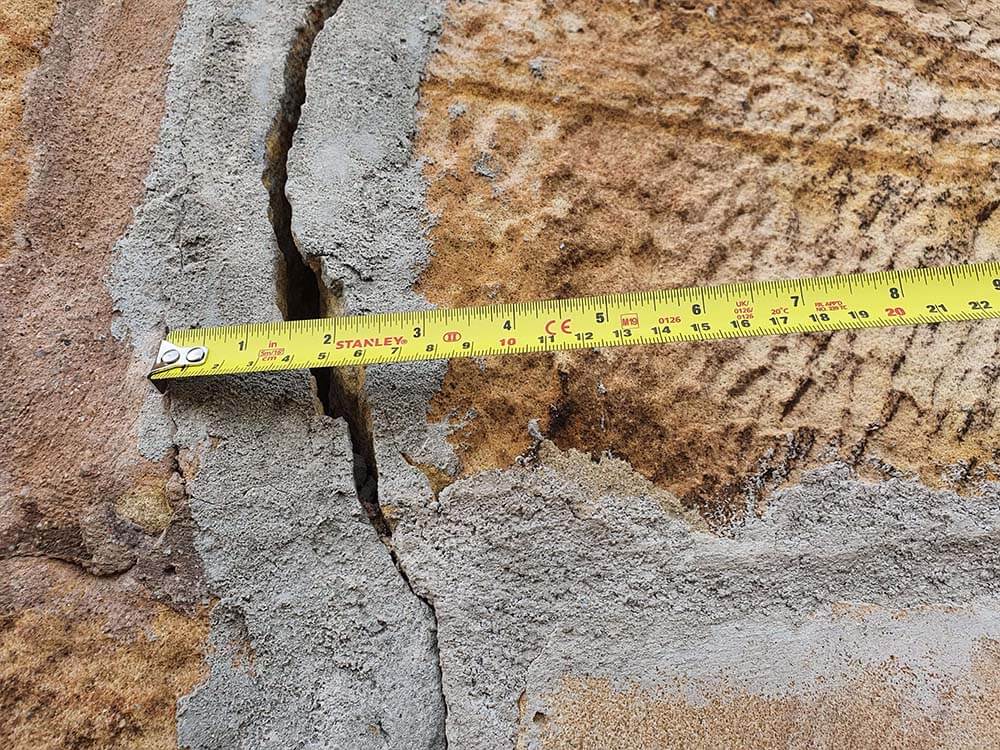 Erkennen von Rissen in Wänden: Sind sie gefährlich oder nicht?